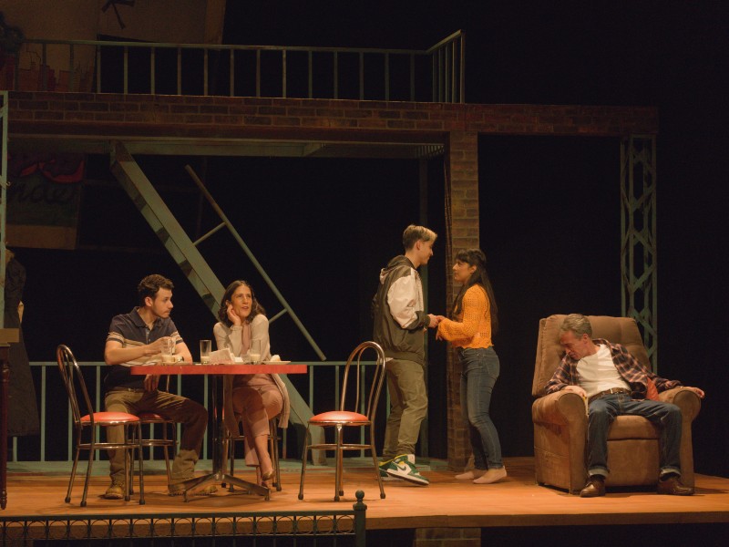 Estrenan 'Panorama desde el puente', un clásico teatral sobre migración y traición - IMER Noticias