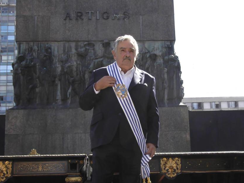Luto por Mujica: Embajada en México colocará libro de condolencias ...